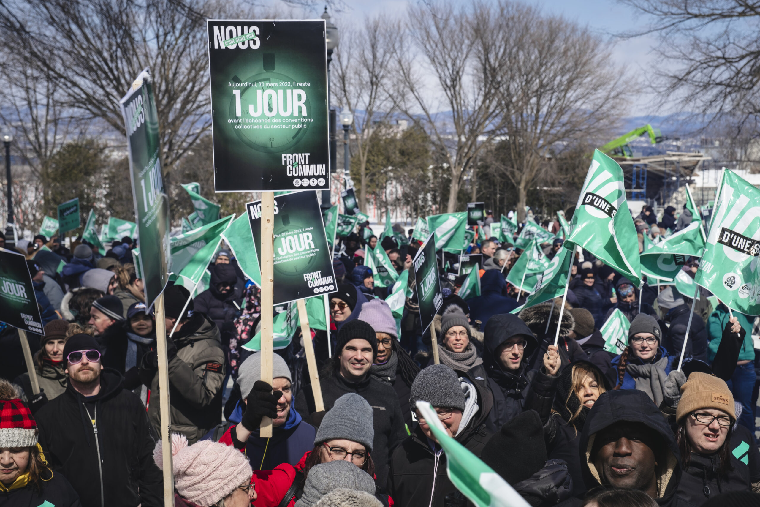 Indigné, le Front commun intensifie les moyens de pression - CSN ...